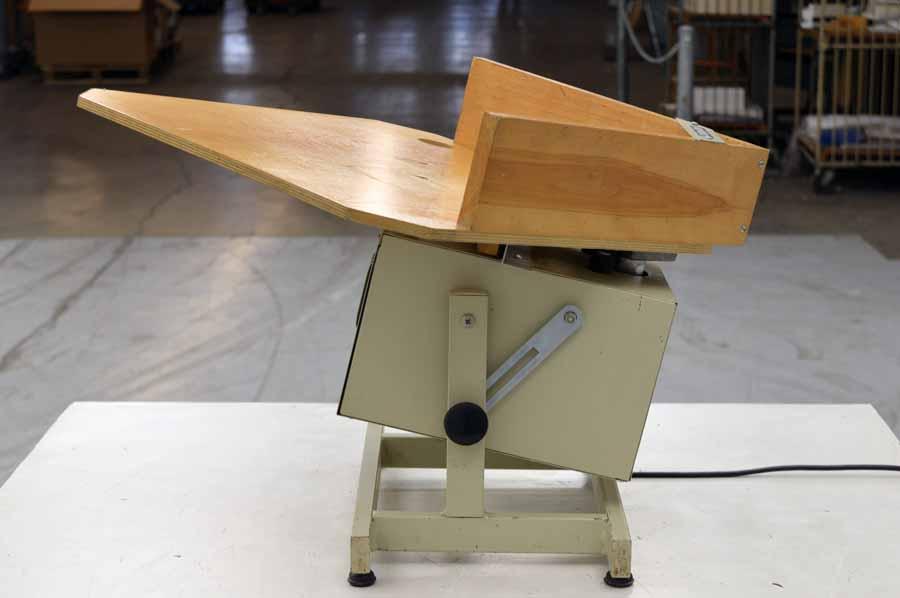 Lot #130: Multigraphics 77 Table Top Paper Jogger - WireBids